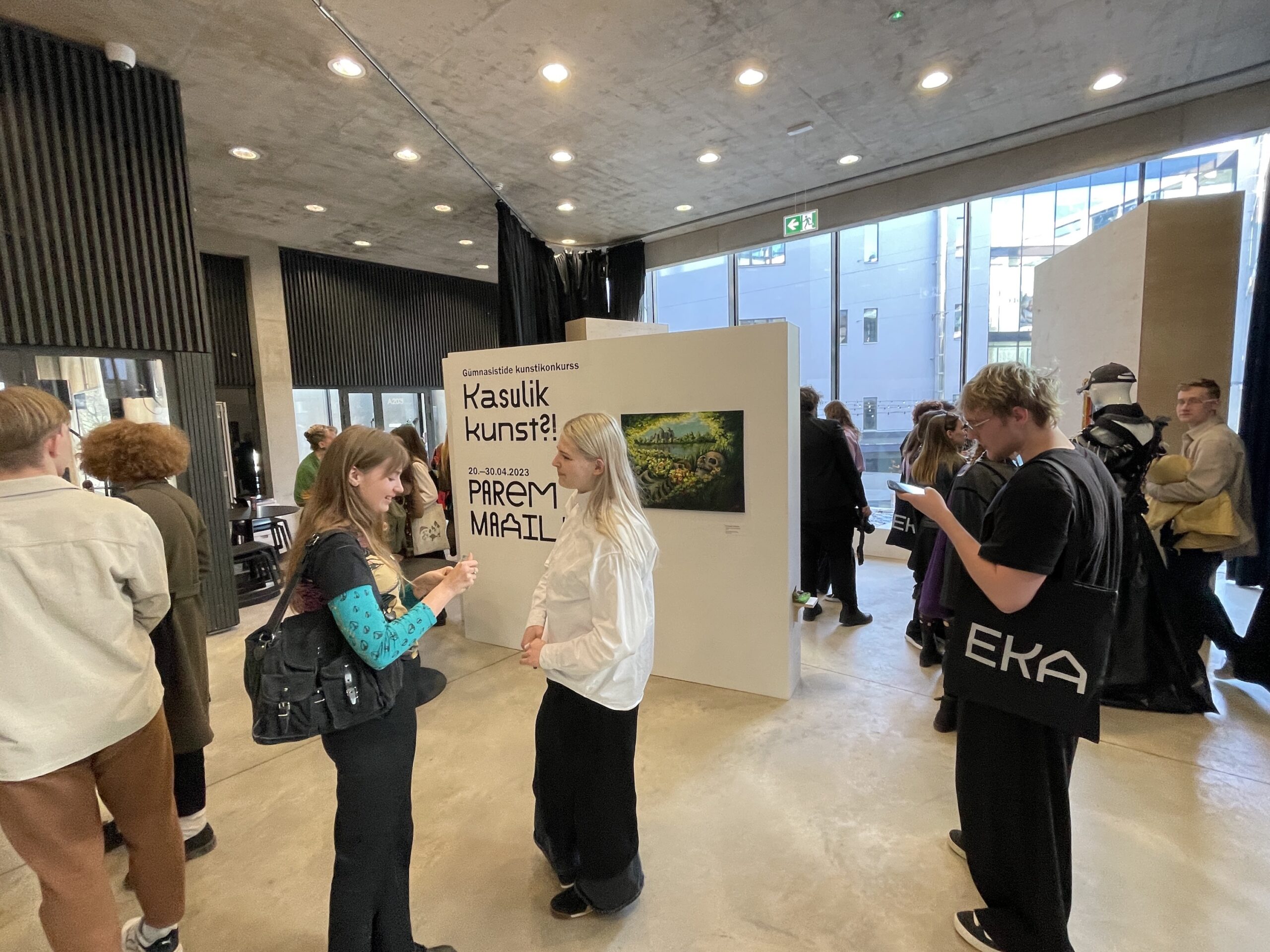 Avaneb gümnaasiuminoorte kunstikonkursi näitus “Kasulik kunst?! Vesi ja ...